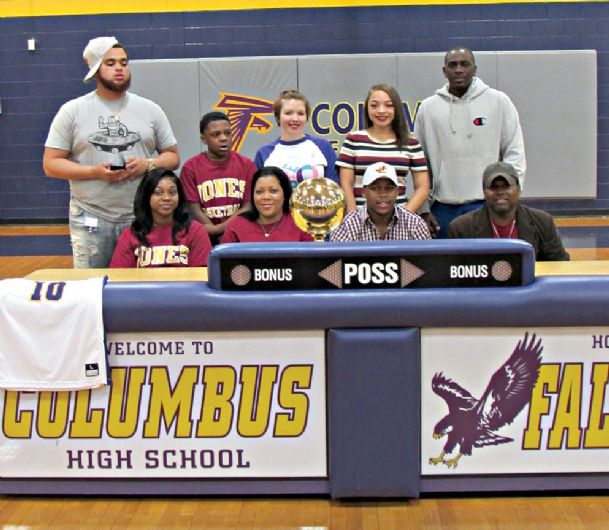 Smith signs with Jones Junior College - The Dispatch