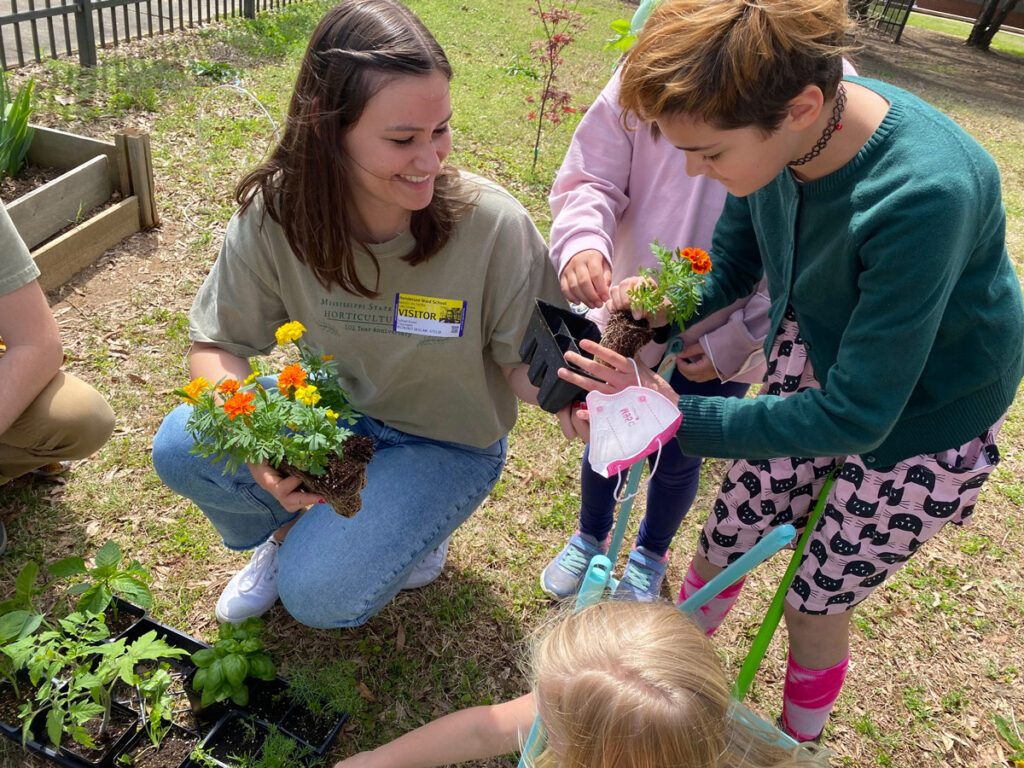 Education: Mississippi State University Horticulture Club visits ...