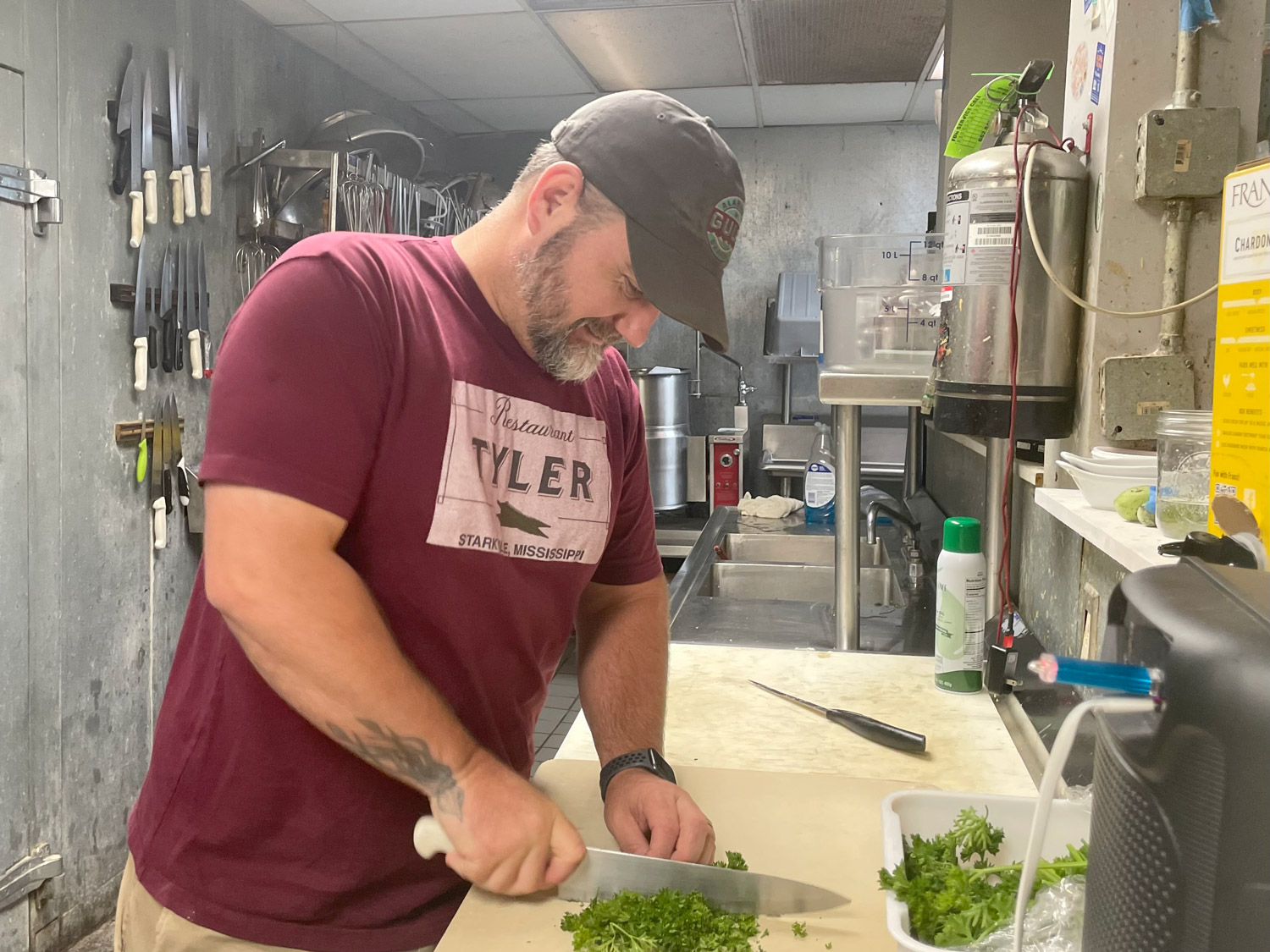 Chef supports friend with liver cancer through food - The Dispatch