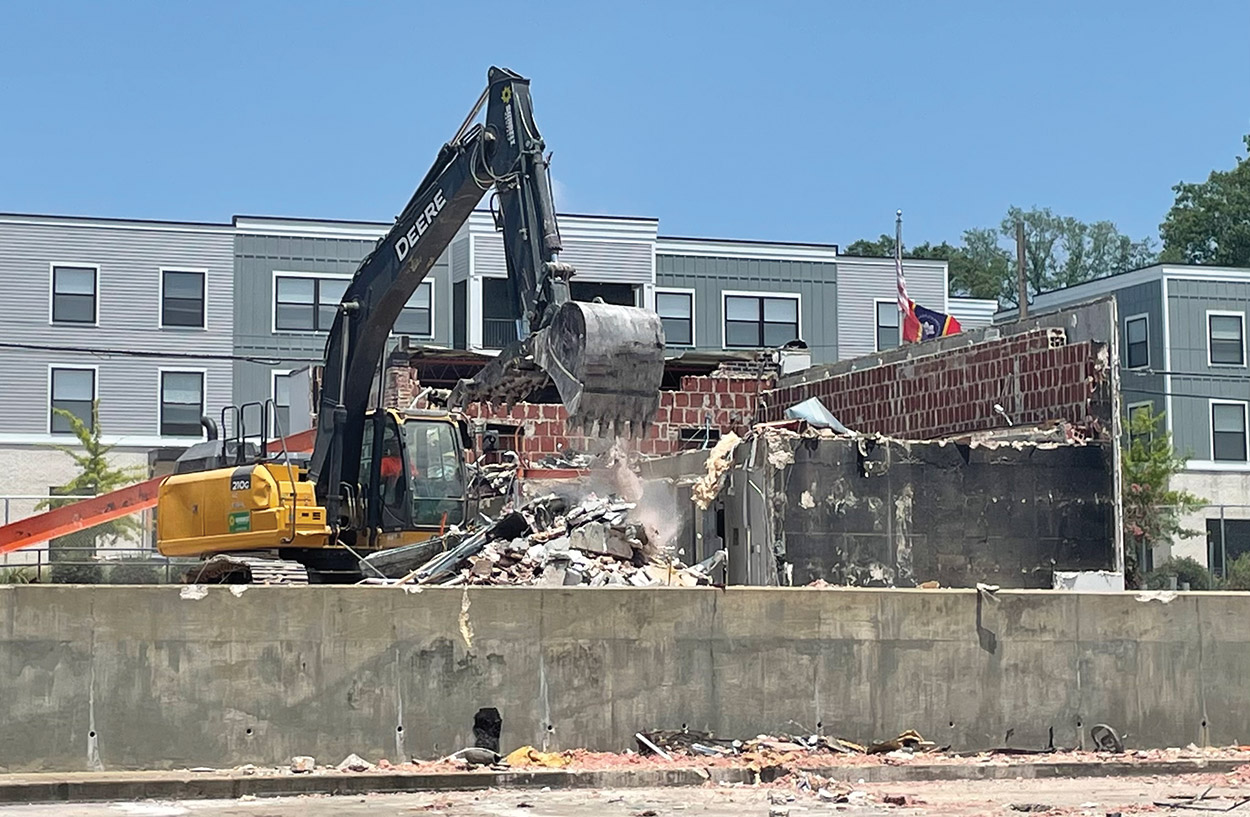 Cadence to ‘consolidate’ workforce at future branch on University Drive ...
