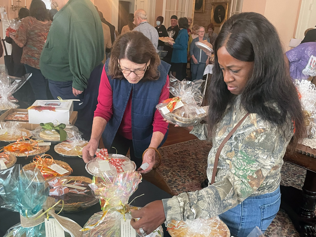 Photo: Pies fly at the Lee Home Country Store Bake Sale - The Dispatch