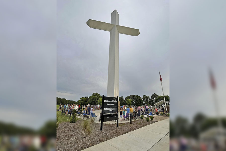 Churches, community groups unite in worship at the Cross of Christ for ...